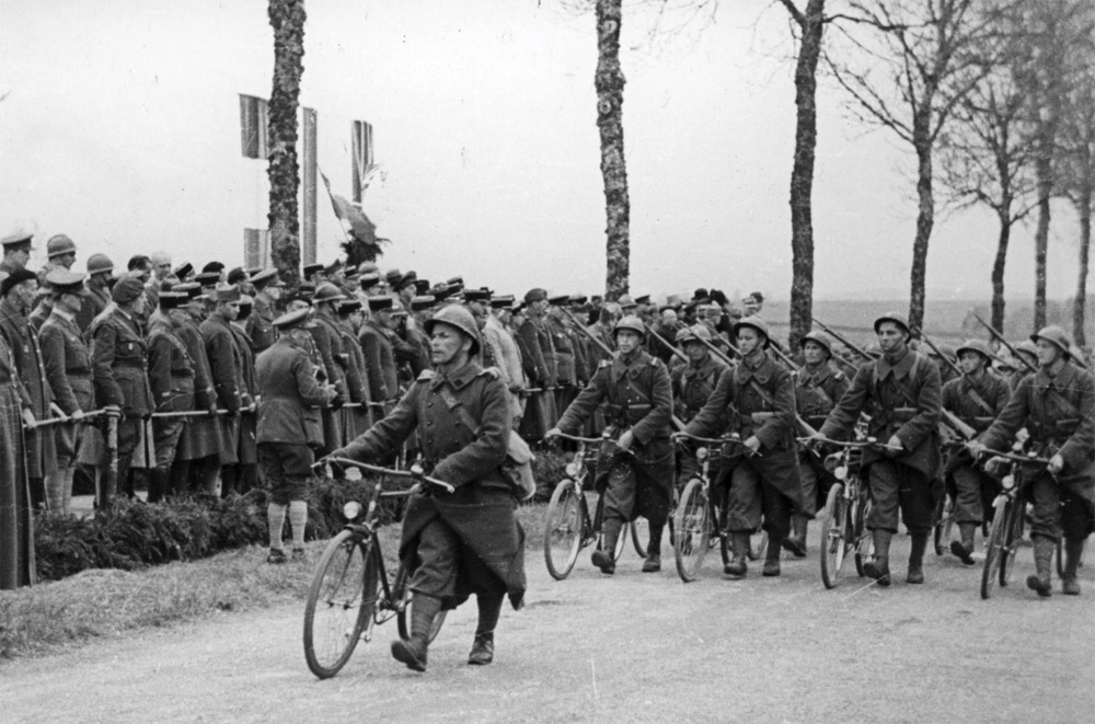 Bicycles in the Polish Army – Image Gallery | Gallery | Culture.pl