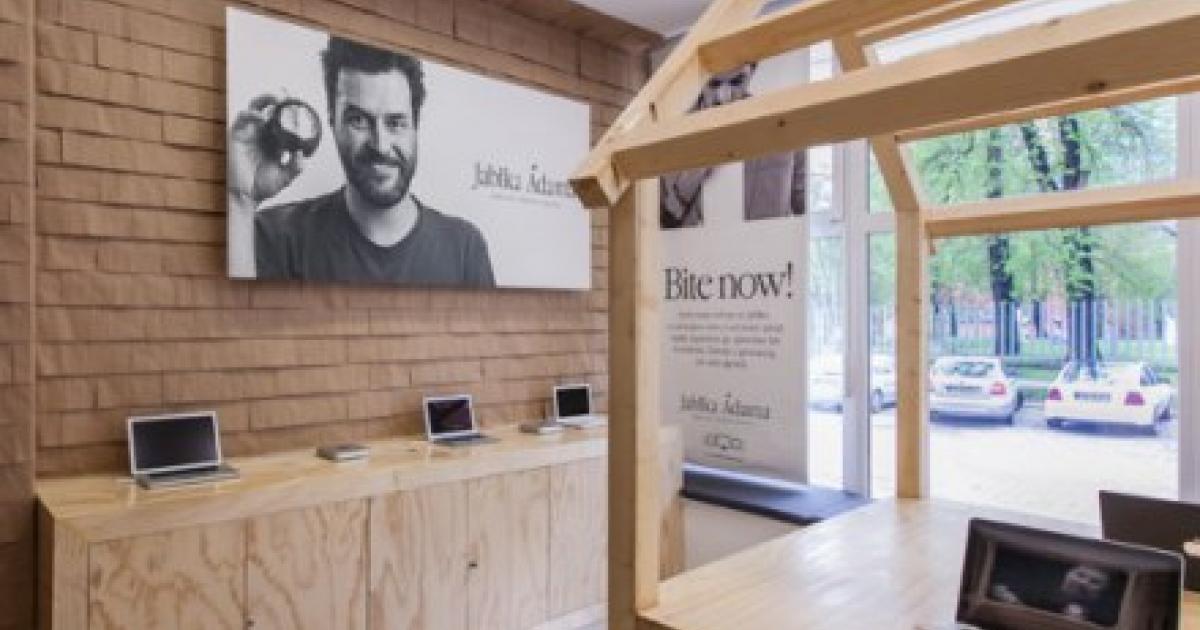 Adam's Apple – An Apple Store Made of Fruit Stands | Article | Culture.pl