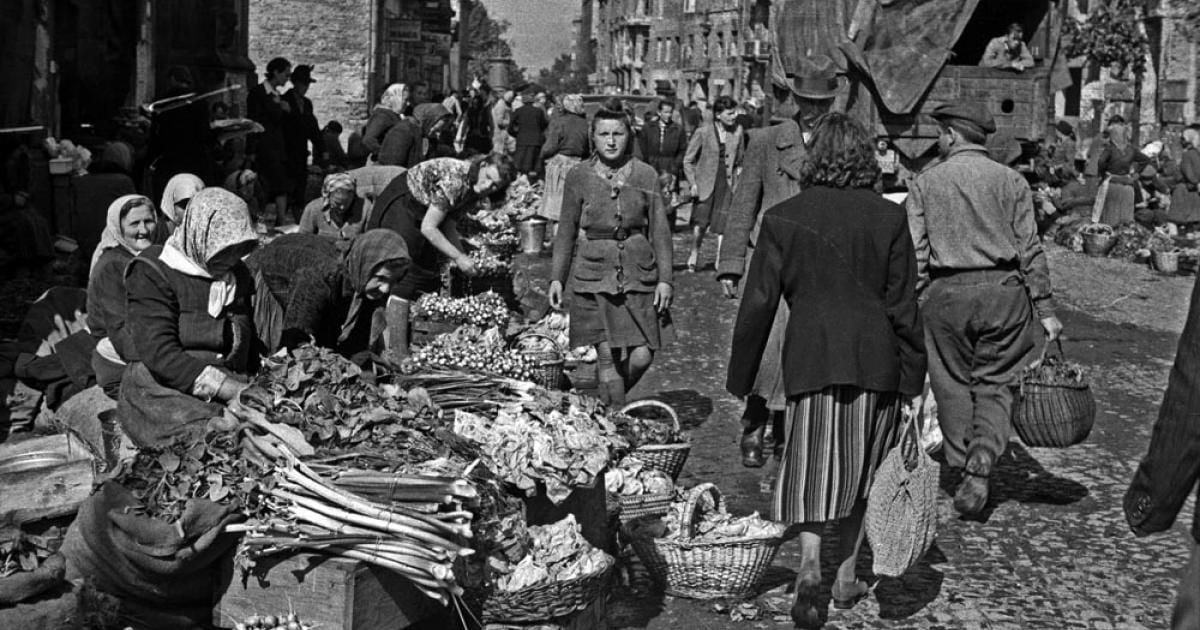 Ruins of Warsaw: Photographs of the City After World War II – Image ...
