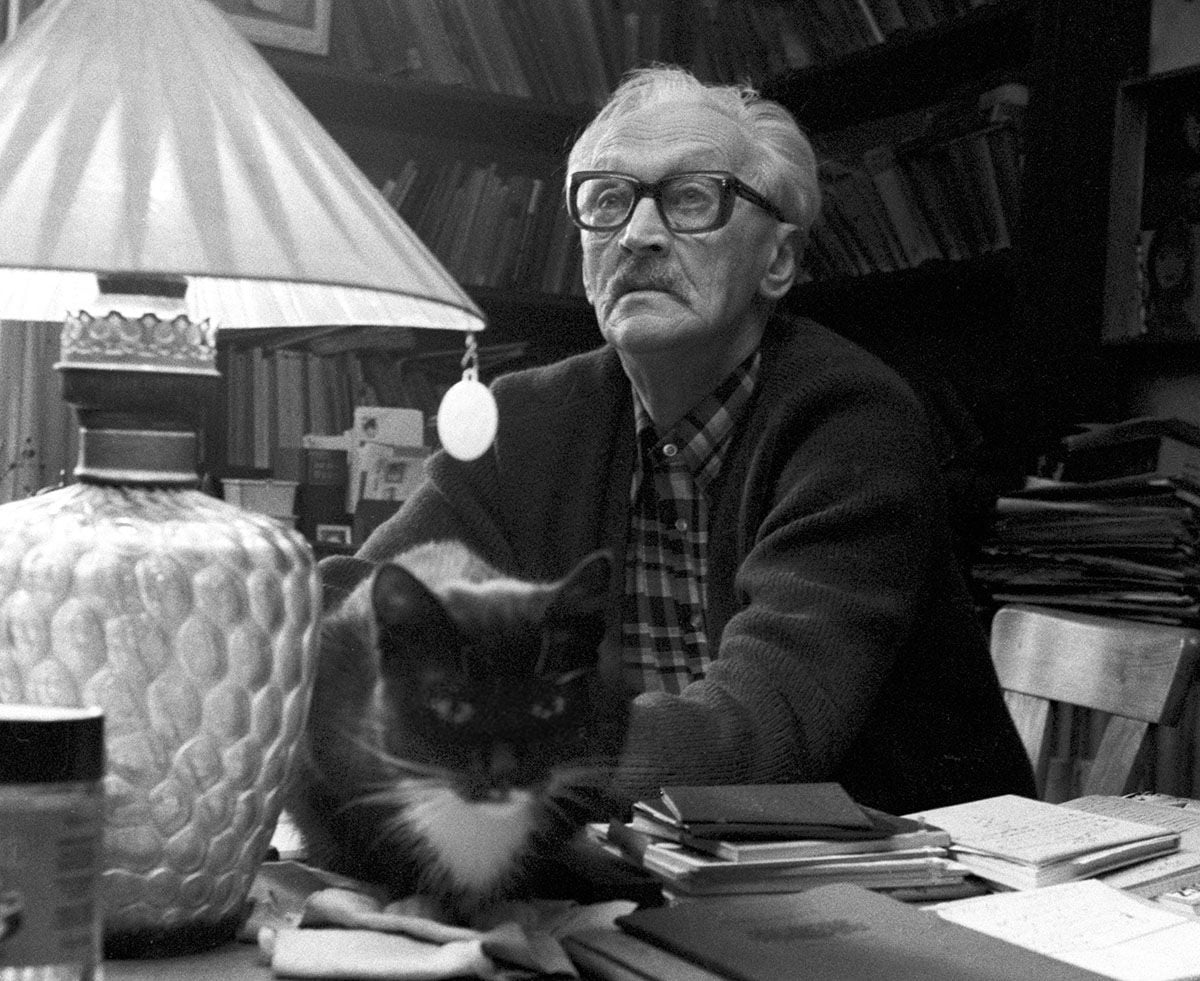 Kornel Filipowicz - Życie i twórczość | Artysta | Culture.pl