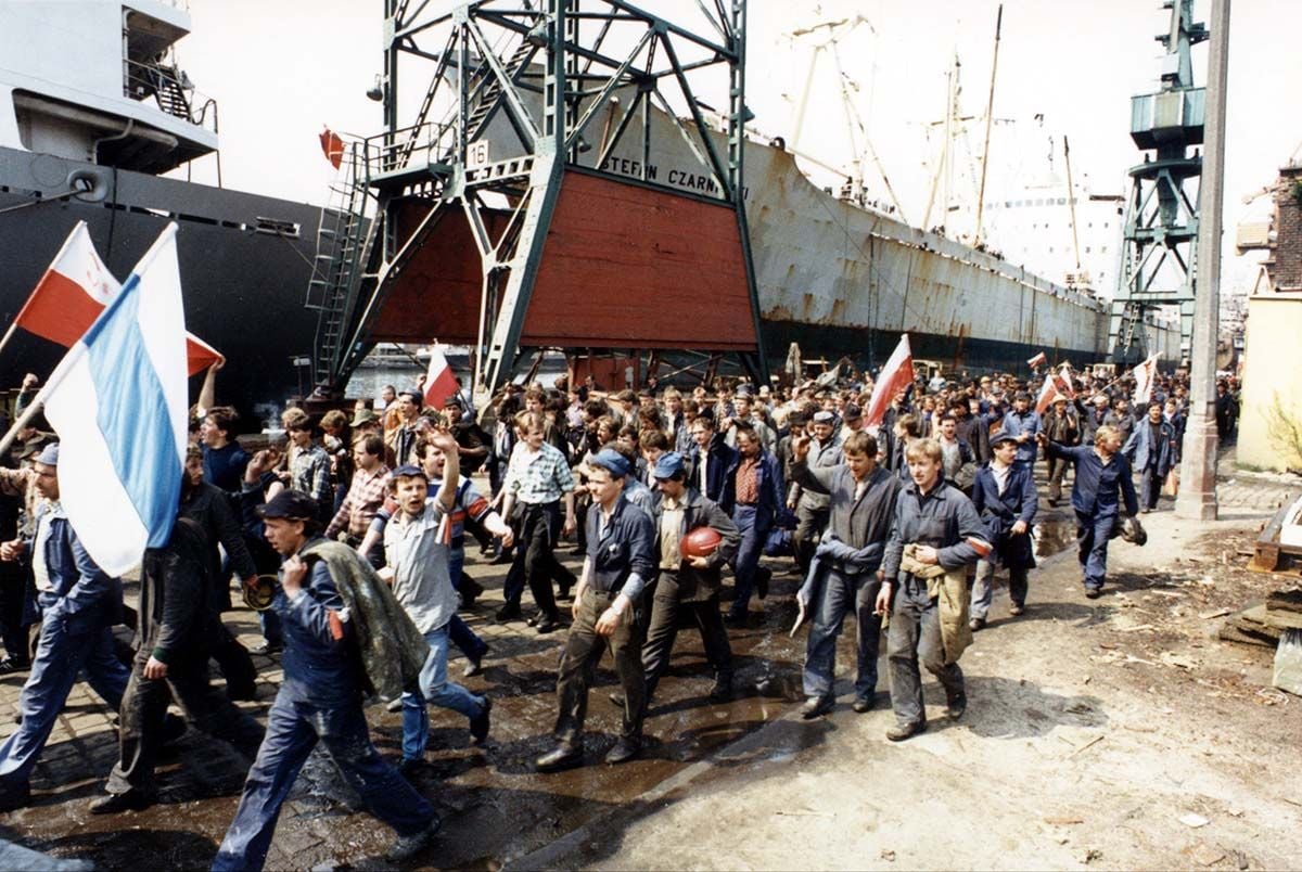 What Does the Suez Debacle Have to Do with Poland? | Article | Culture.pl