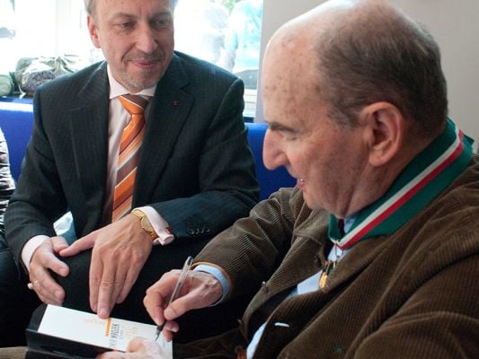 Sławomir Mrożek - Życie i twórczość | Artysta | Culture.pl