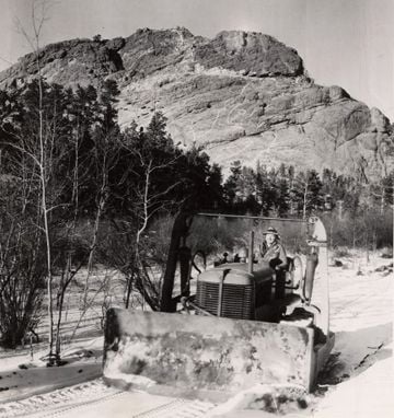 Crazy Horse: How Korczak Ziółkowski Began The World’s Biggest Sculpture ...